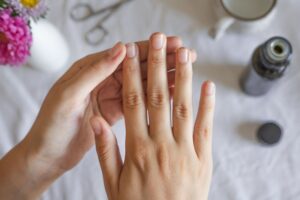 What Are The Triggers Of Vertical Split Nails? 15 Common Causes ...